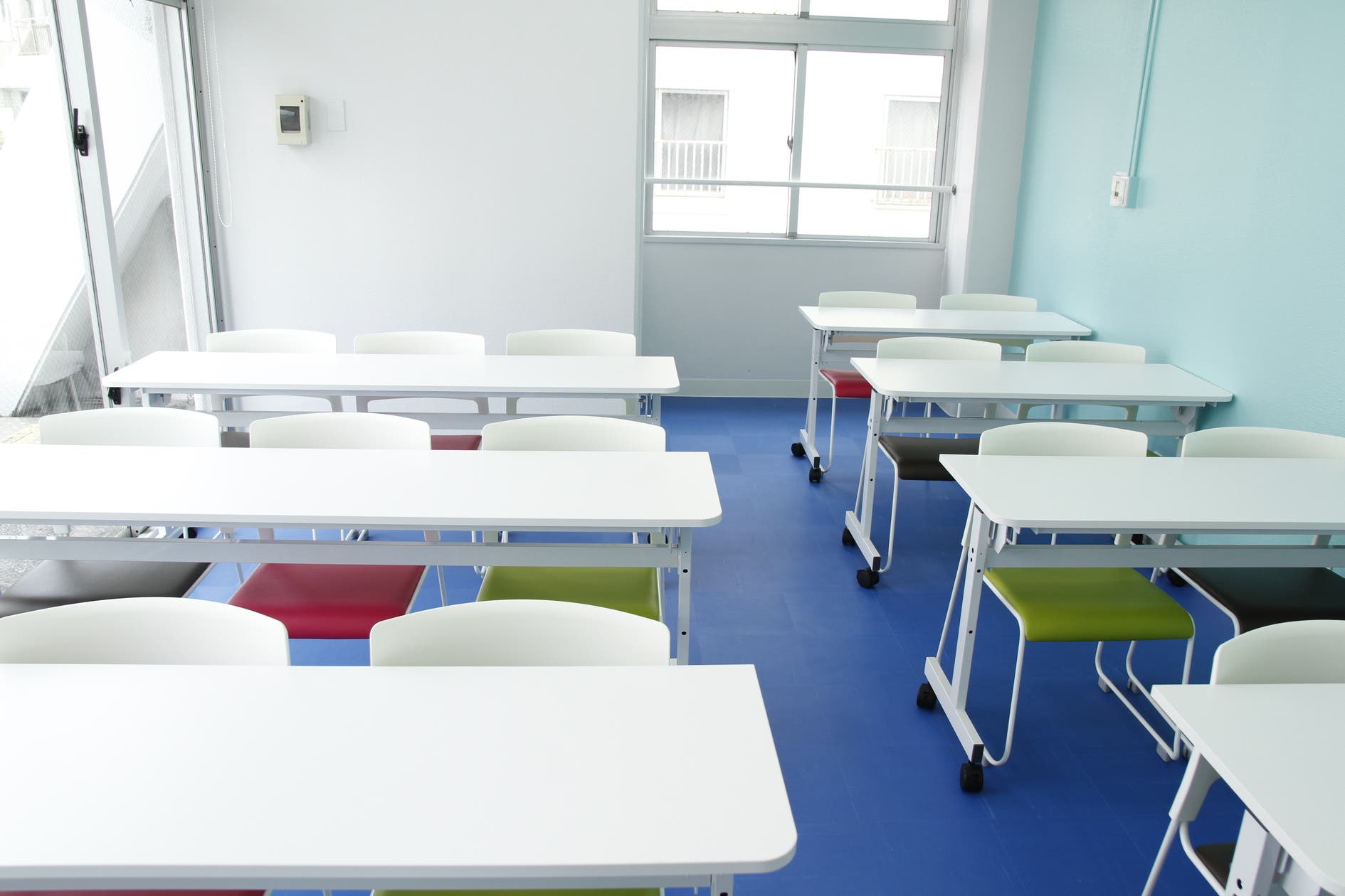 【旭橋駅徒歩3分】定員17+α名！プロジェクター含む備品・高速Wi-Fi無料！泉崎502会議室の写真7