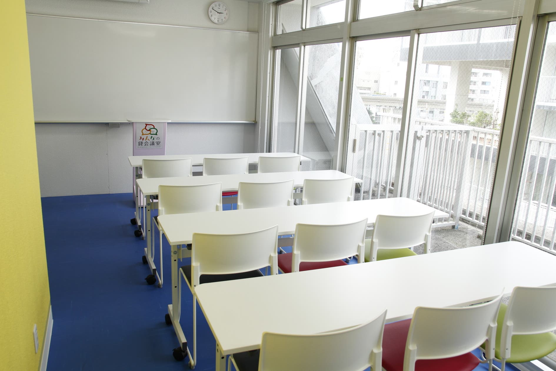 【旭橋駅徒歩3分】定員15+α名！プロジェクター含む備品・高速Wi-Fi無料！泉崎503会議室の写真6