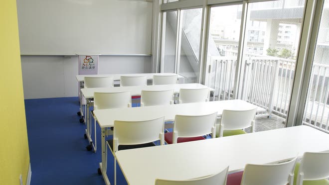 【旭橋駅徒歩3分】定員15+α名!プロジェクター含む備品・高速Wi-Fi無料!泉崎503会議室の写真6