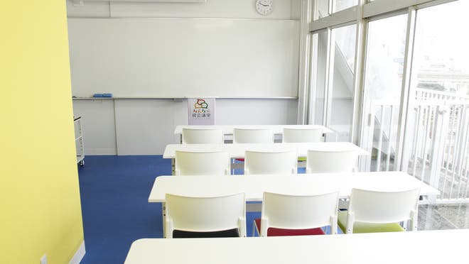 【旭橋駅徒歩3分】定員15+α名!プロジェクター含む備品・高速Wi-Fi無料!泉崎503会議室の写真2