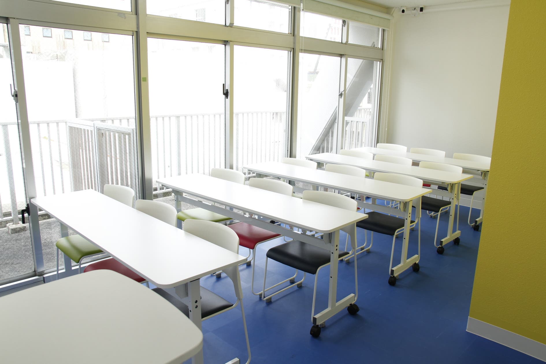 【旭橋駅徒歩3分】定員15+α名！プロジェクター含む備品・高速Wi-Fi無料！泉崎503会議室の写真7