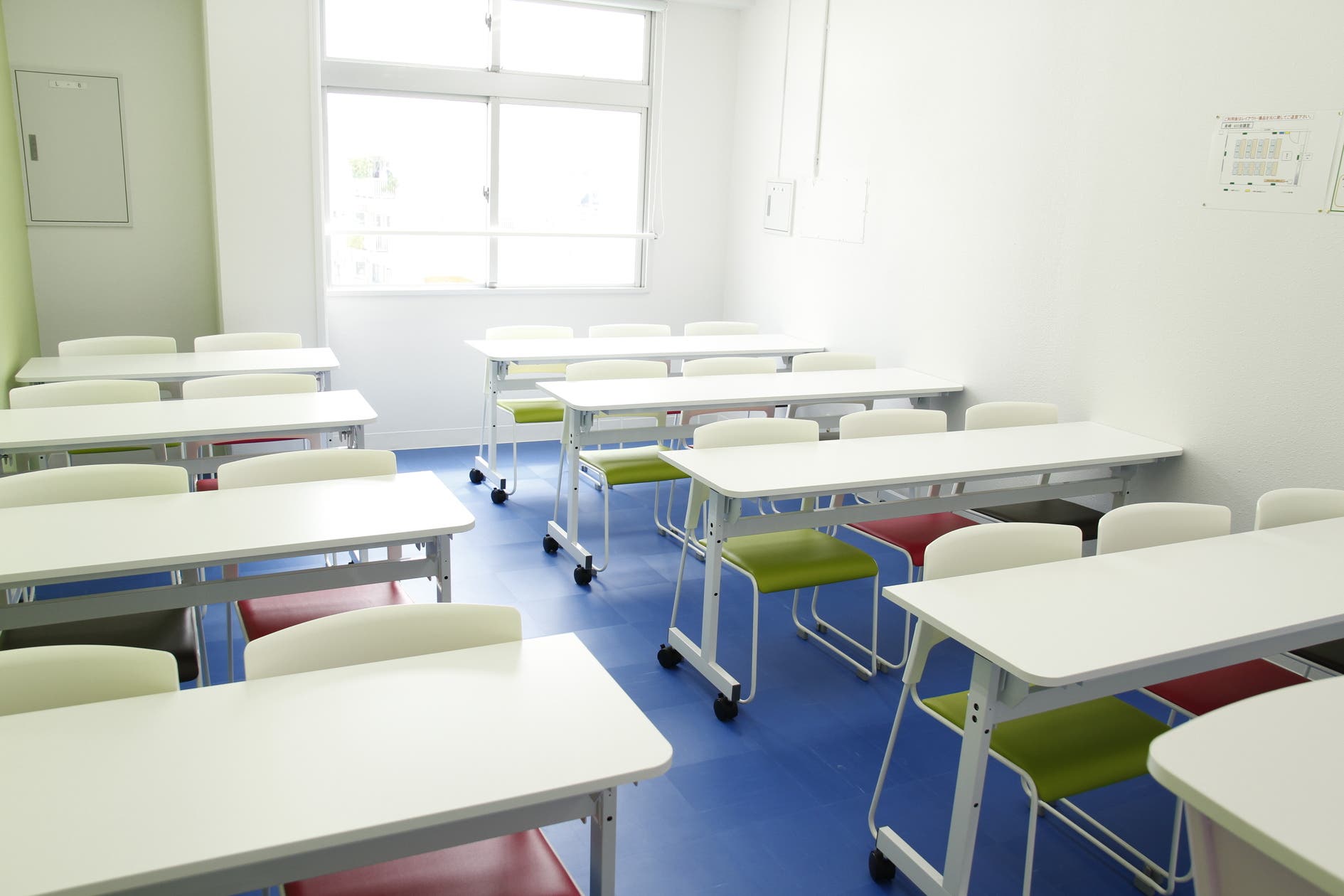 【旭橋駅徒歩3分】定員20+α名！プロジェクター含む備品・高速Wi-Fi無料！泉崎601会議室の写真7