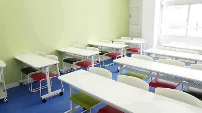 【旭橋駅徒歩3分】定員20+α名!プロジェクター含む備品・高速Wi-Fi無料!泉崎601会議室の写真3