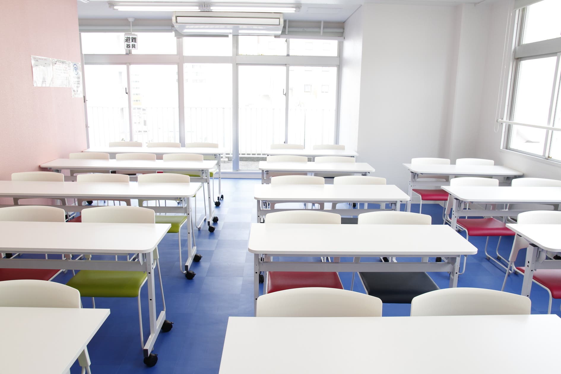 【旭橋駅徒歩3分】定員33+α名！プロジェクター含む備品・高速Wi-Fi無料！泉崎602会議室の写真10