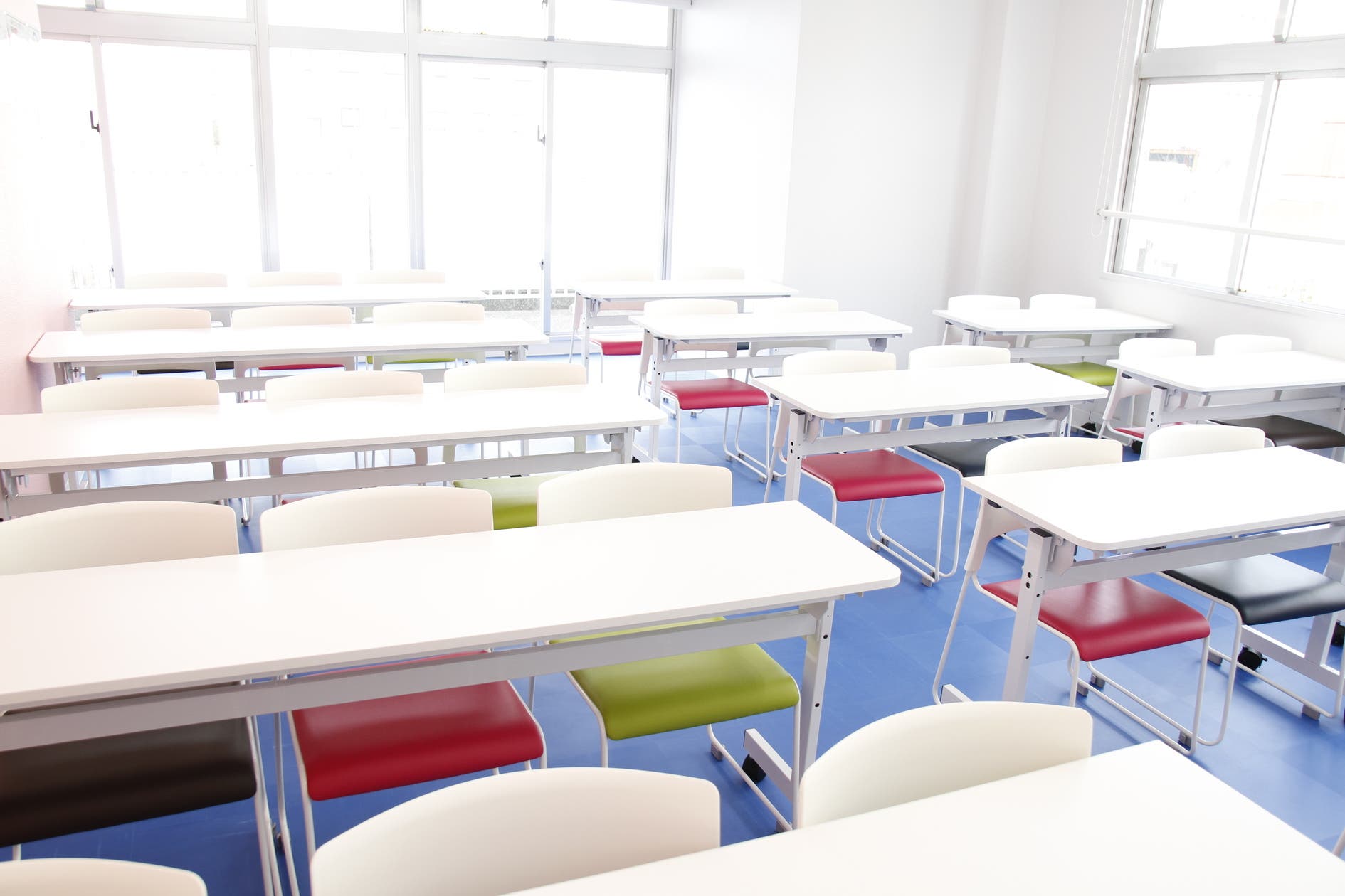 【旭橋駅徒歩3分】定員33+α名！プロジェクター含む備品・高速Wi-Fi無料！泉崎602会議室の写真11