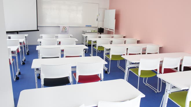 【旭橋駅徒歩3分】定員33+α名!プロジェクター含む備品・高速Wi-Fi無料!泉崎602会議室の写真3