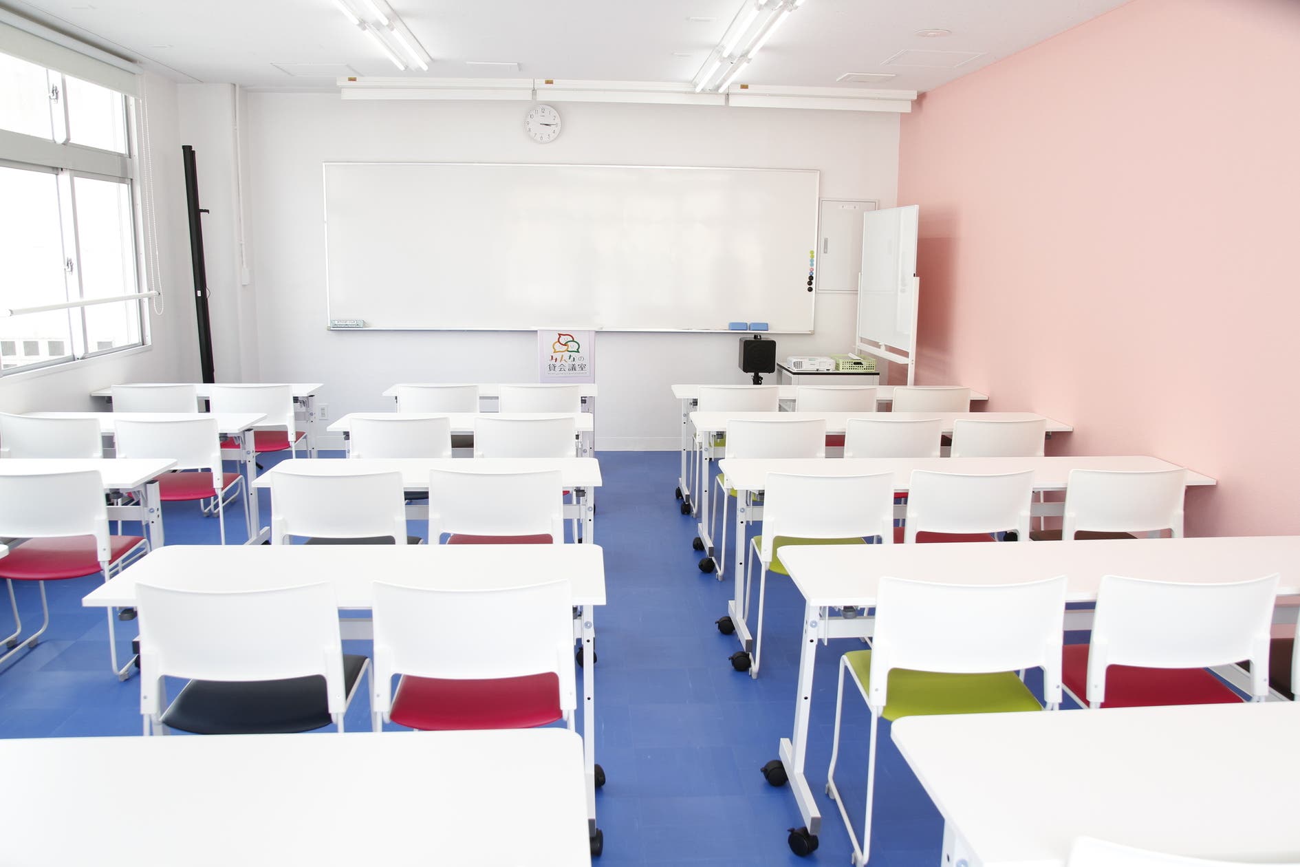 【旭橋駅徒歩3分】定員33+α名！プロジェクター含む備品・高速Wi-Fi無料！泉崎602会議室の写真9