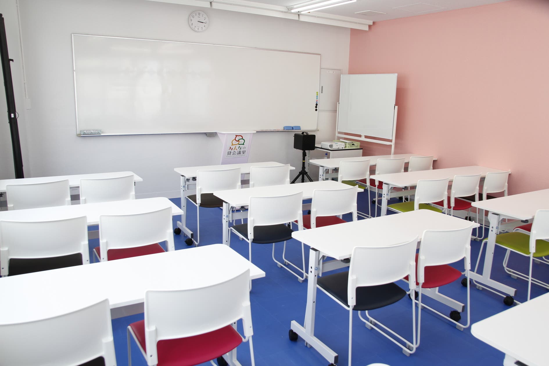 【旭橋駅徒歩3分】定員33+α名！プロジェクター含む備品・高速Wi-Fi無料！泉崎602会議室の写真6