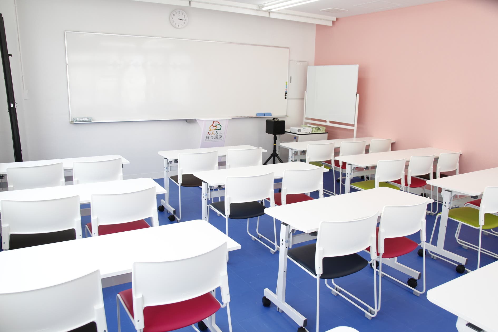【旭橋駅徒歩3分】定員33+α名！プロジェクター含む備品・高速Wi-Fi無料！泉崎602会議室の写真4
