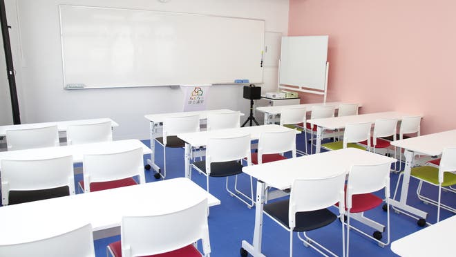 【旭橋駅徒歩3分】定員33+α名!プロジェクター含む備品・高速Wi-Fi無料!泉崎602会議室の写真4