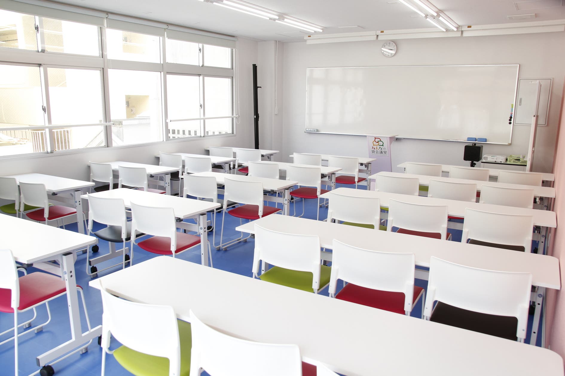 【旭橋駅徒歩3分】定員33+α名！プロジェクター含む備品・高速Wi-Fi無料！泉崎602会議室の写真5