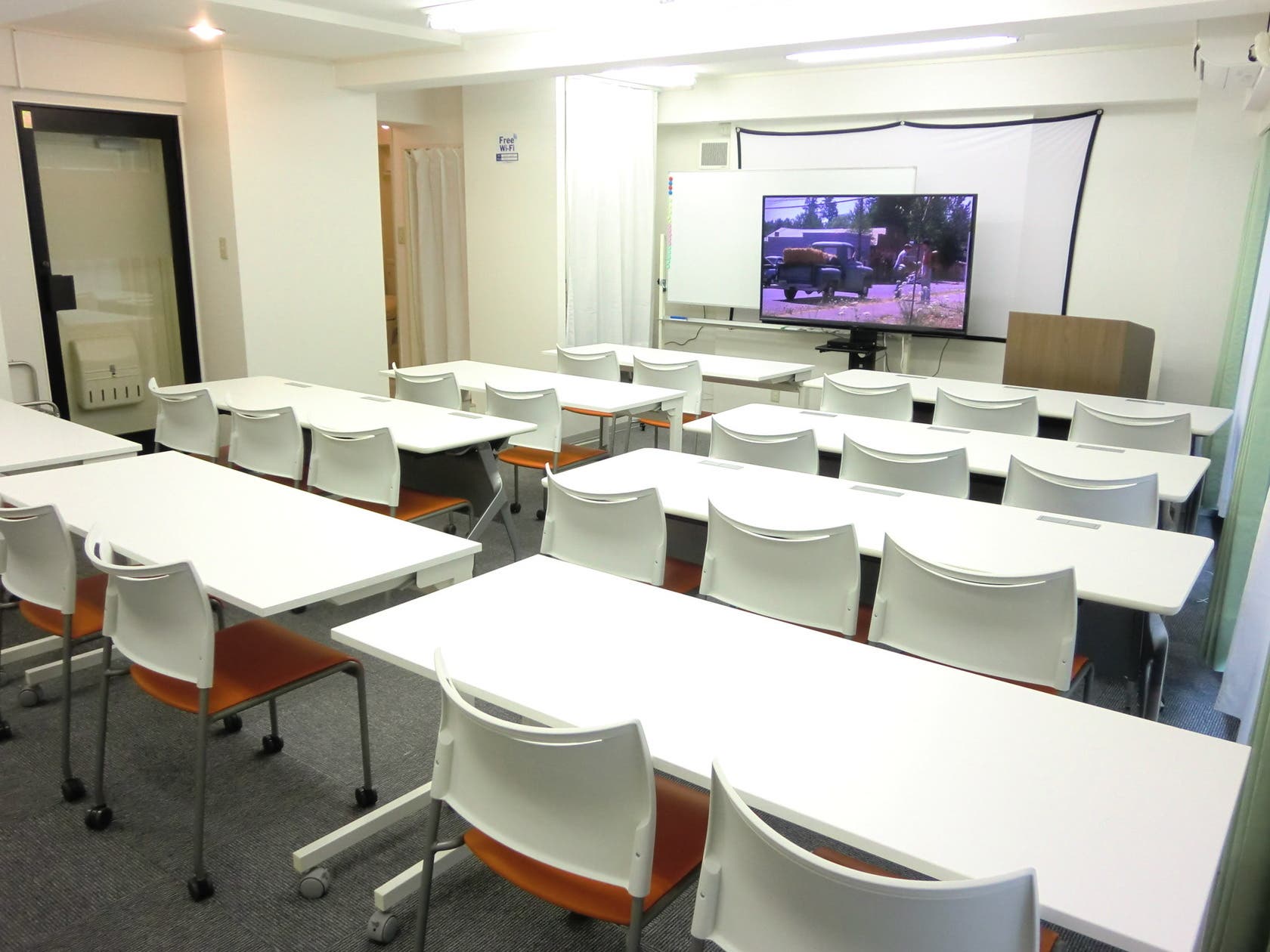 【新南口改札1分】☆期間限定爆安キャンペーン開催中☆しらゆり会議室☆エレベーターのある広い会議室☆大きな窓・室内換気扇完備☆の写真2