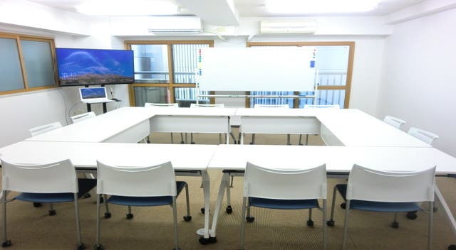 【新宿新南口改札1分】☆期間限定爆安キャンペーン開催中☆ひまわり会議室☆ゆったりとした会議室☆大型モニター土足OK！