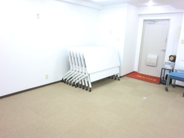 【新宿新南口改札1分】☆期間限定爆安キャンペーン開催中☆ひまわり会議室☆ゆったりとした会議室☆大型モニター土足OK！の写真6