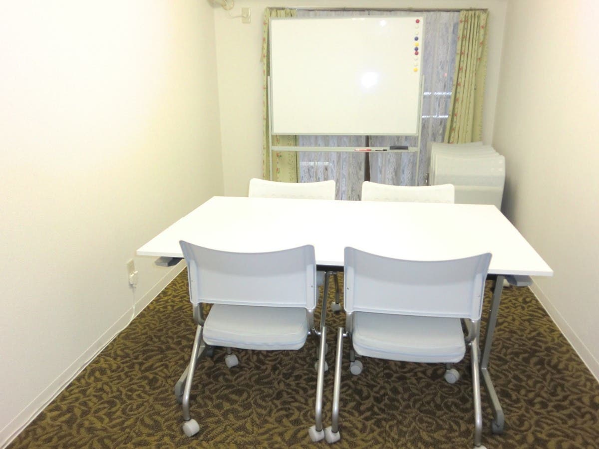 【新宿新南口改札1分】☆期間限定爆安キャンペーン開催中☆さくら貸し会議室☆土足OKで清潔～ギガラクWIFIで快適☆の写真4