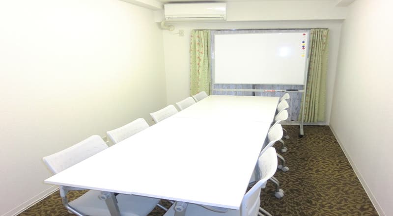 【新宿新南口改札1分】☆期間限定爆安キャンペーン開催中☆さくら貸し会議室☆土足OKで清潔～ギガラクWIFIで快適☆