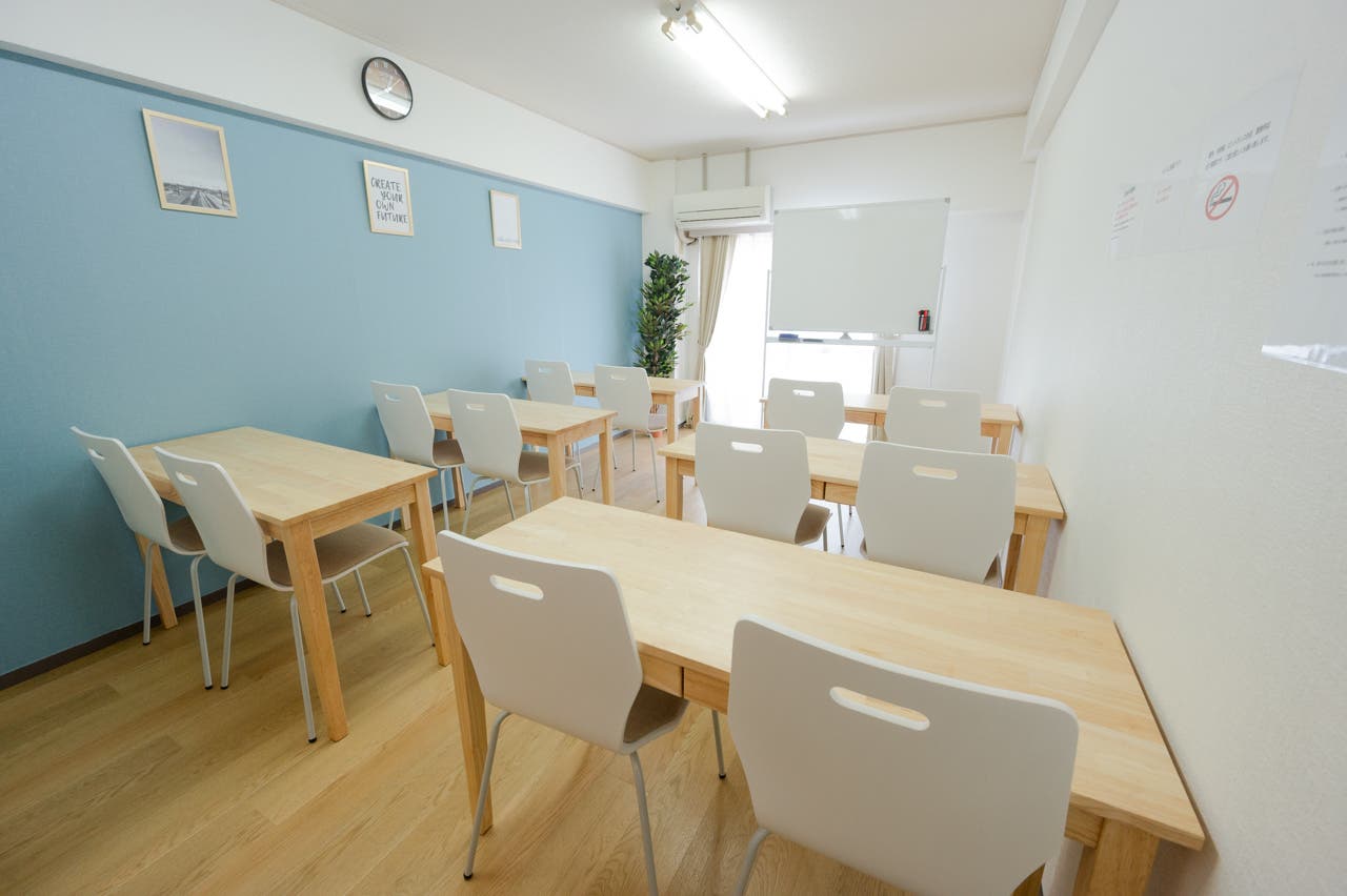 天神南駅徒歩10秒！会議、撮影、ボードゲーム、など可能！プロジェクター等無料！光回線の写真5