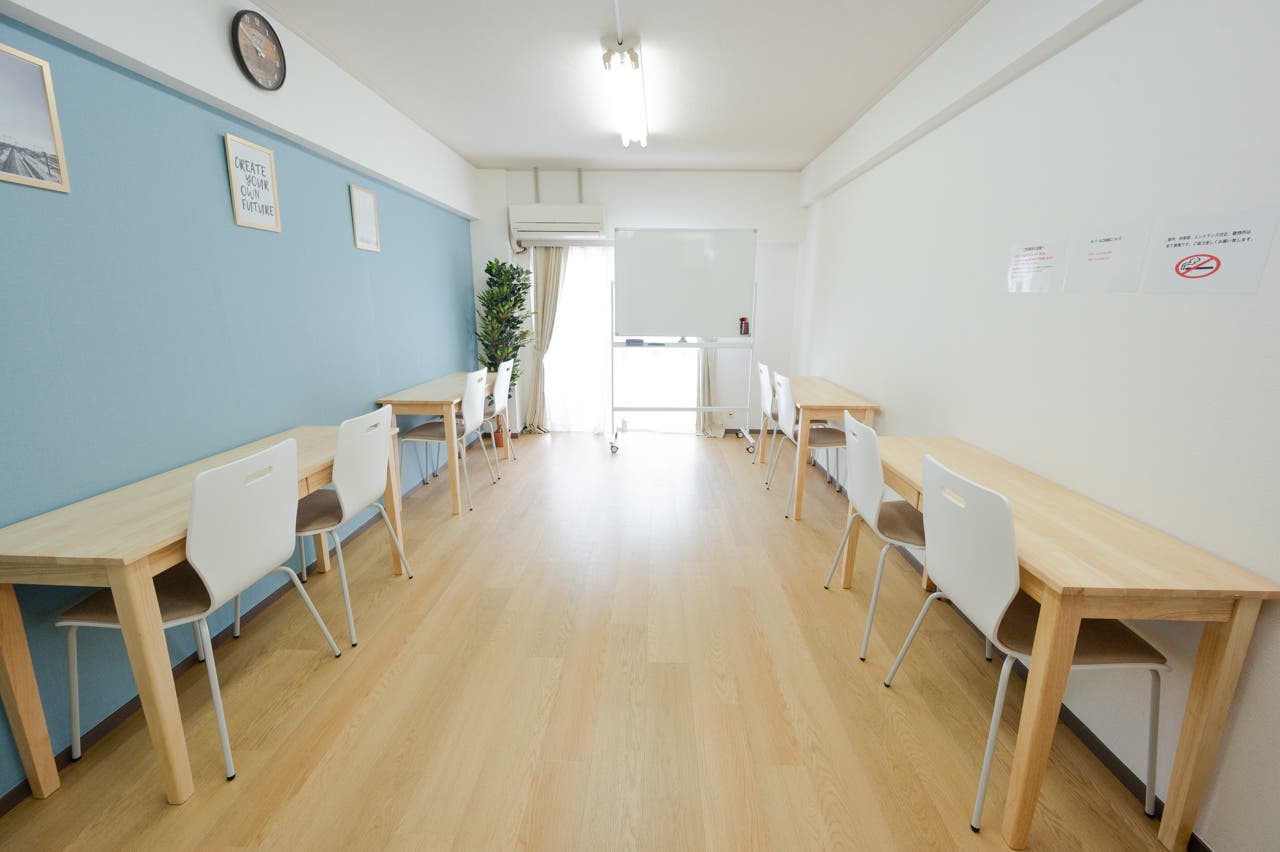 天神南駅徒歩10秒！会議、撮影、ボードゲーム、など可能！プロジェクター等無料！光回線の写真6