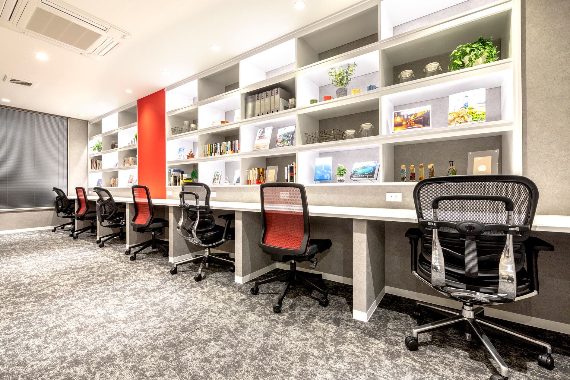 【東梅田駅徒歩3分】4名用会議室の写真6