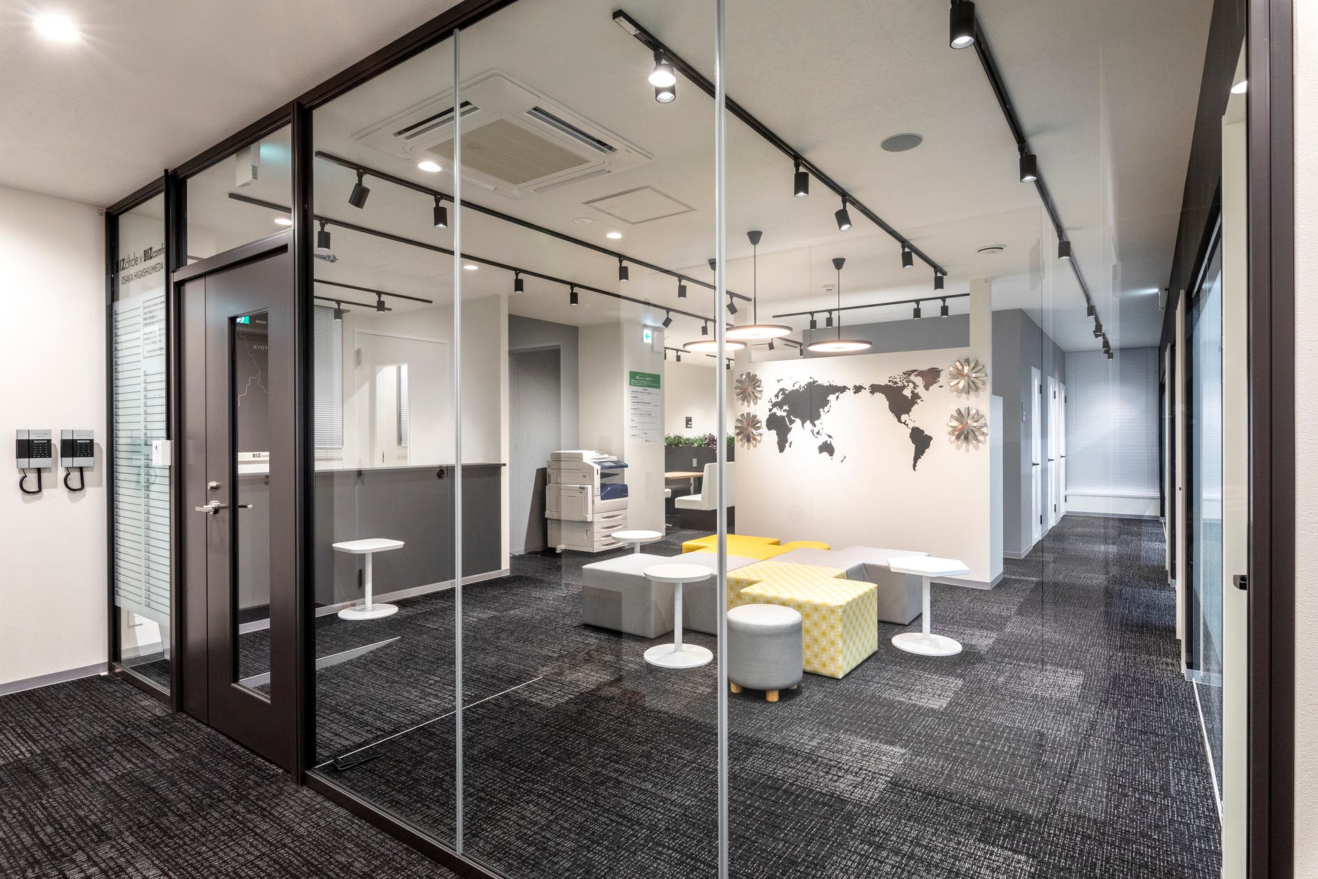 【東梅田駅徒歩3分】4名用会議室の写真5