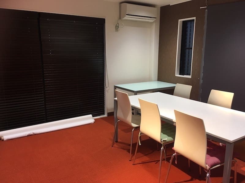 【多目的スペース】個人塾、セミナー、ギャラリースペース等に。西側窓には写真撮影にも対応した遮光カーテン付き！の写真7