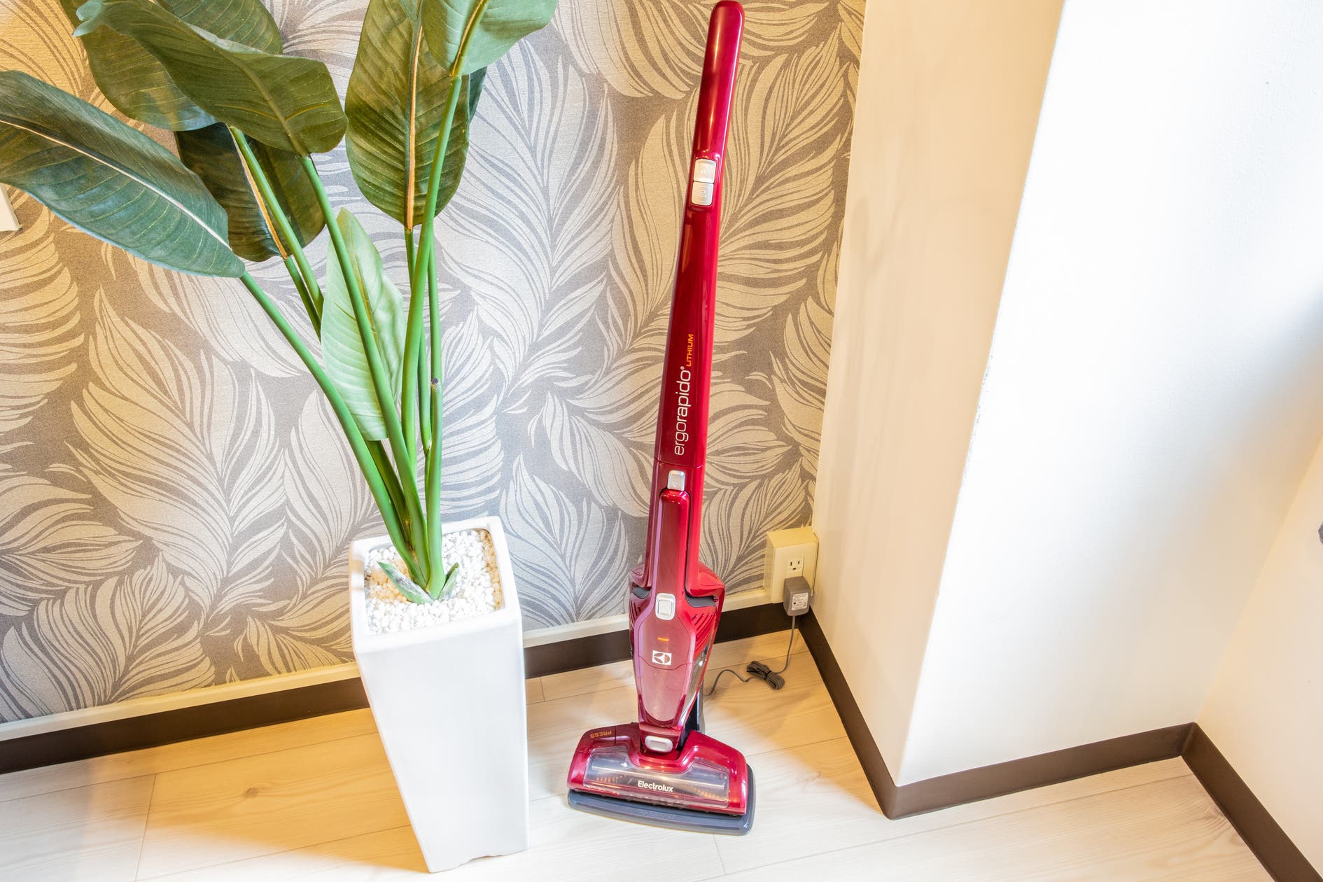 平日1999円～/土日祝2999円～/懇親会OK/駅２分/最大40名/冷蔵庫&キッチン付会議室/TVモニター/Wifiの写真9