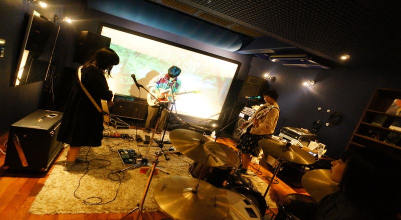 【 コモリエヌーア 】「音楽スタジオ」/ 夜でも練習できる（バンド練習や小規模ライブに）