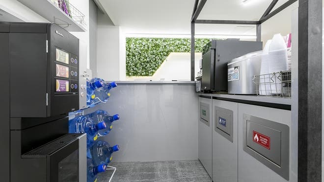 【名古屋駅徒歩9分】名駅南 6名用会議室 完全個室✨打合せ/商談/WEB会議/テレワーク/レッスンなど◎の写真3