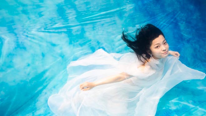 関西初、水中撮影専用の室内プールスタジオ!広告、水中ポートレート、コスプレなどに!の写真7