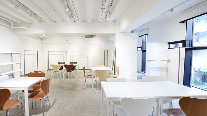 【2F-202】南船場のランドマークビルにある、心斎橋駅、本町駅すぐのレンタルスペース。【大阪市中央区】の写真1