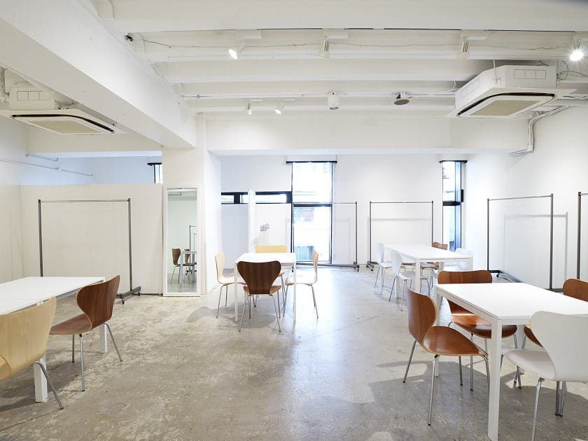 【2F-202】南船場のランドマークビルにある、心斎橋駅、本町駅すぐのレンタルスペース。【大阪市中央区】の写真2