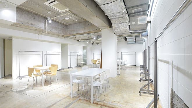 【B1F-B102】南船場のランドマークビルにある、心斎橋駅、本町駅すぐのレンタルスペース。【大阪市中央区】の写真1