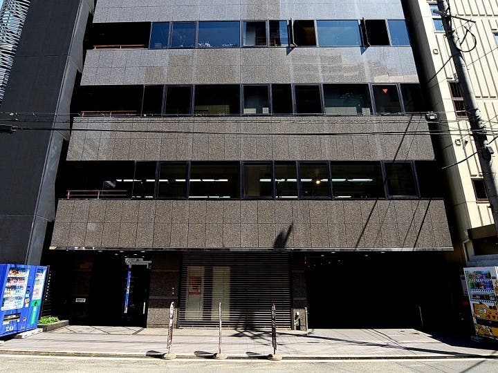 【2F-ワンフロア】南向きの窓から自然光がたっぷり差し込む、日当たり良好の明るい撮影スタジオ。【大阪市中央区】の写真10