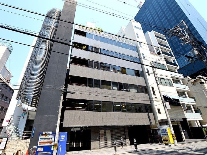 【2F-ワンフロア】南向きの窓から自然光がたっぷり差し込む、日当たり良好の明るい撮影スタジオ。【大阪市中央区】の写真9