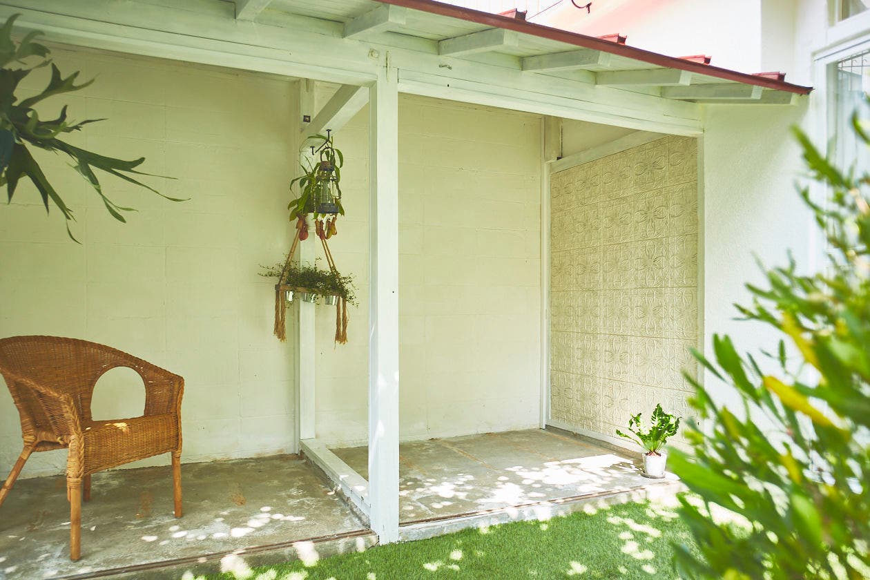 大阪市内では数少ない緑豊かな庭付きの自然光スタジオです。メイクルームも完備！の写真11