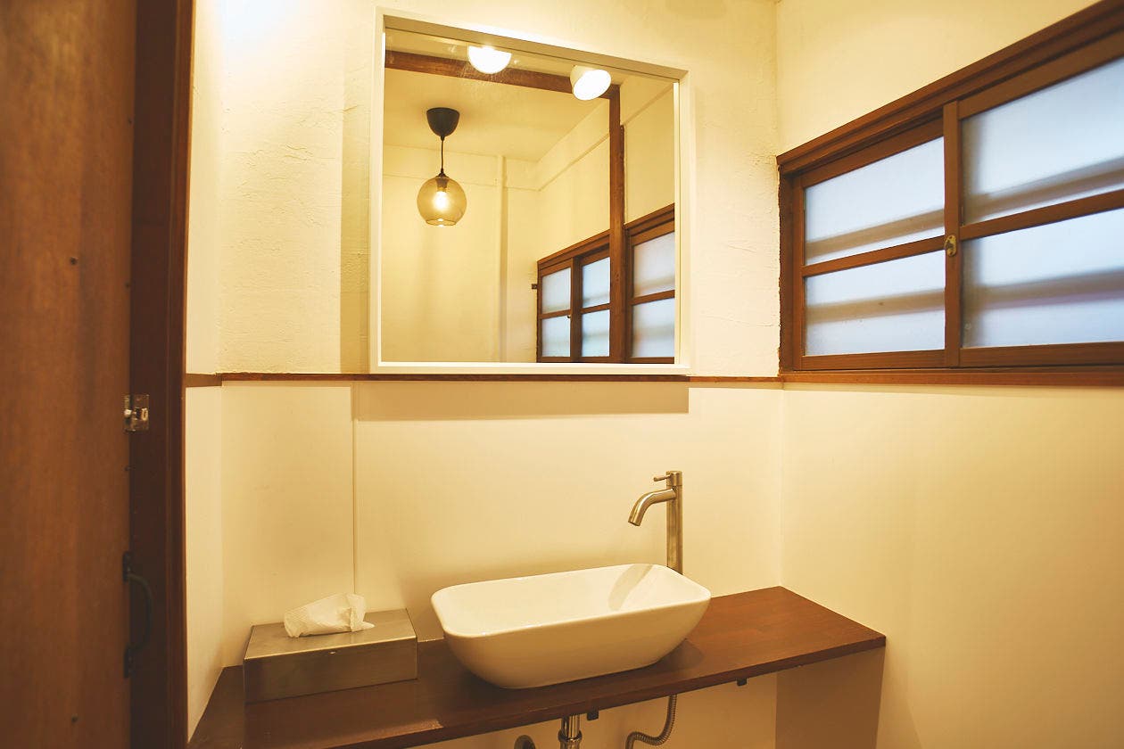 大阪市内では数少ない緑豊かな庭付きの自然光スタジオです。メイクルームも完備！の写真19