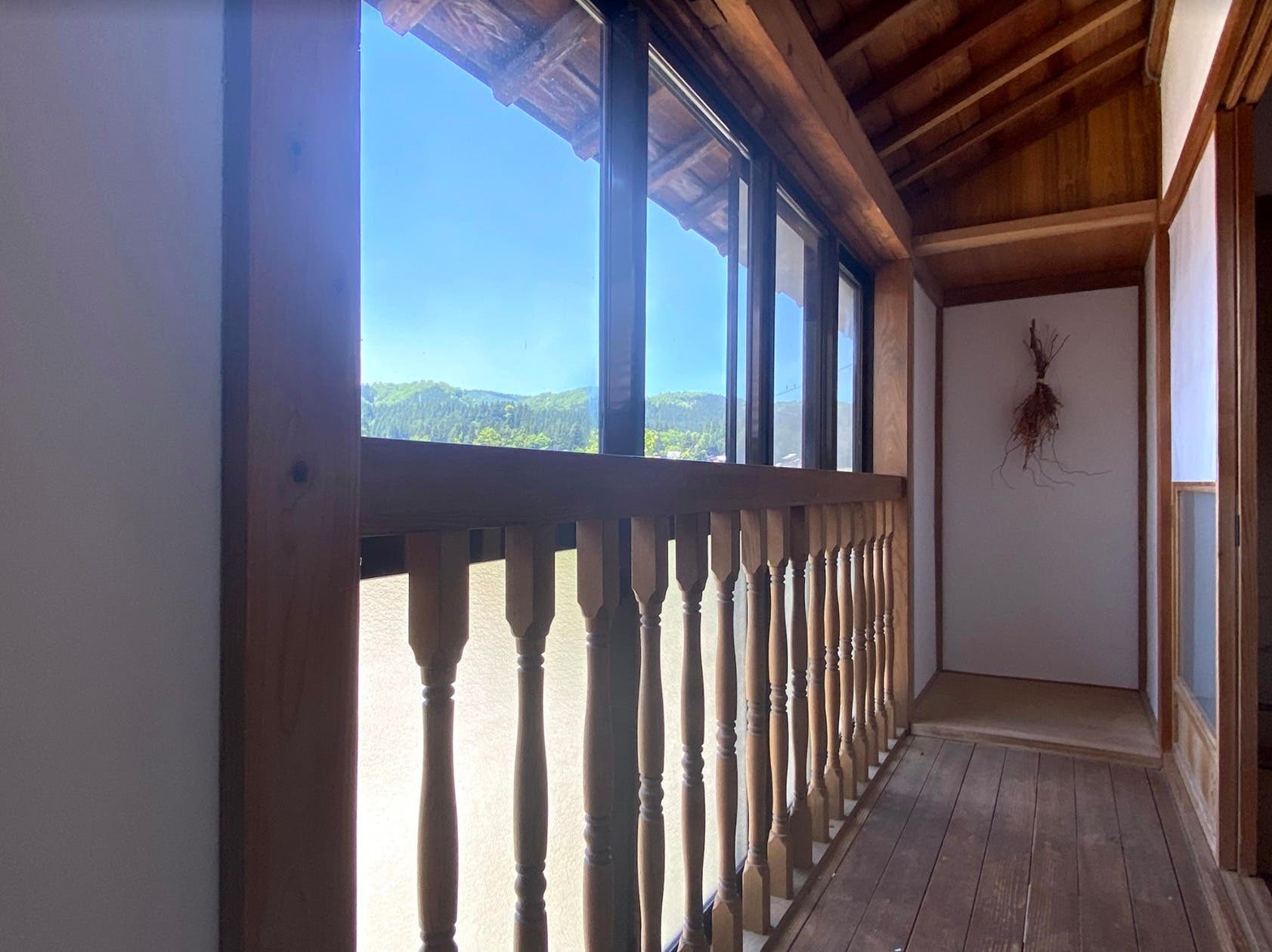 【KOMEHOME】囲炉裏のある古民家　畑や田んぼもに囲まれてBBQ　ワーケーションやリモートワークも利用もOKの写真9