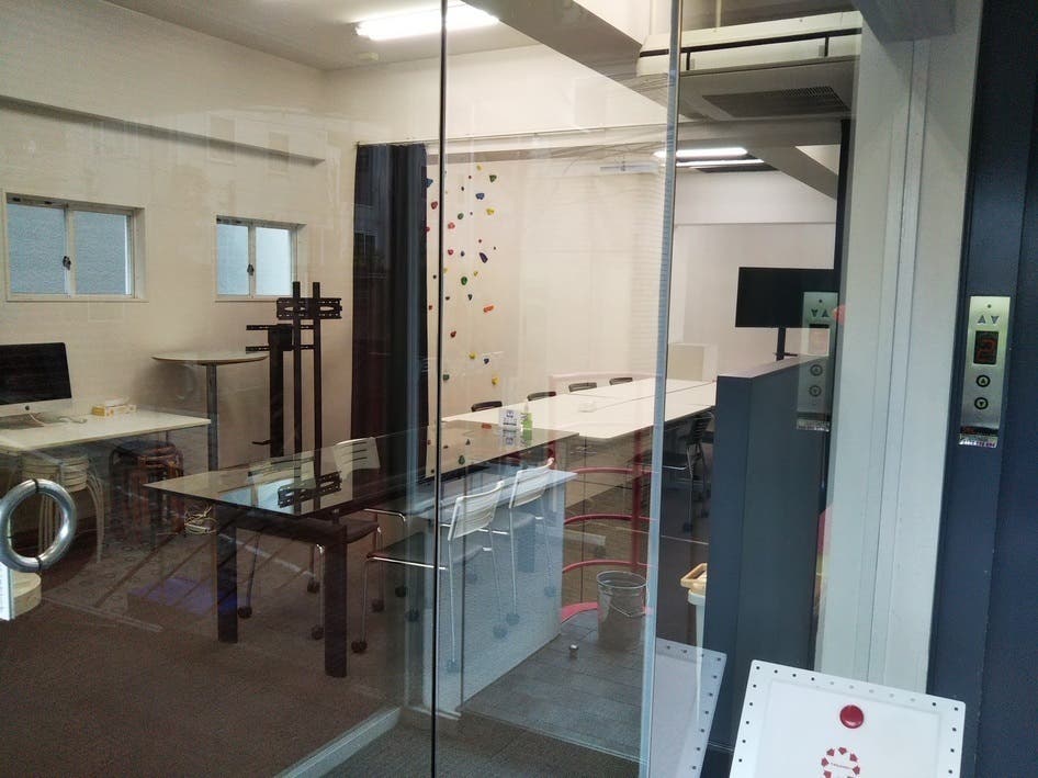 【四ッ谷】【白ホリ・グリーンバック・屋上】【50型モニター無料】【生配信・人物撮影・セミナー配信・物撮りに最適】の写真10