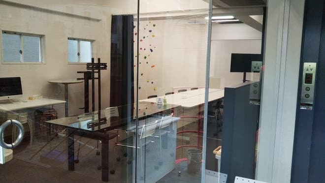 【四ッ谷】【白ホリ・グリーンバック・屋上】【50型モニター無料】【生配信・人物撮影・セミナー配信・物撮りに最適】の写真10