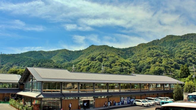 【京都・嵐山渡月橋が目の前!】会議に、パーティーに!大ホールスペース貸しプラン【164名収容】の写真3