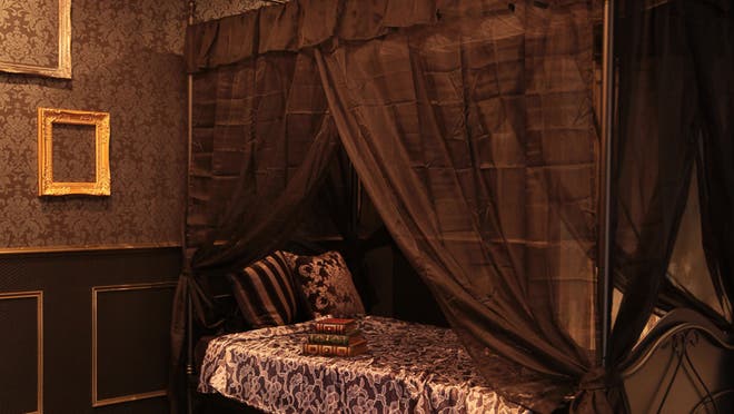 【ゴシック&ロリータスタジオ】ゴシックでダークな色味 コスプレ撮影にピッタリ! ダンス可能! TVや雑誌の撮影実績多数!の写真6