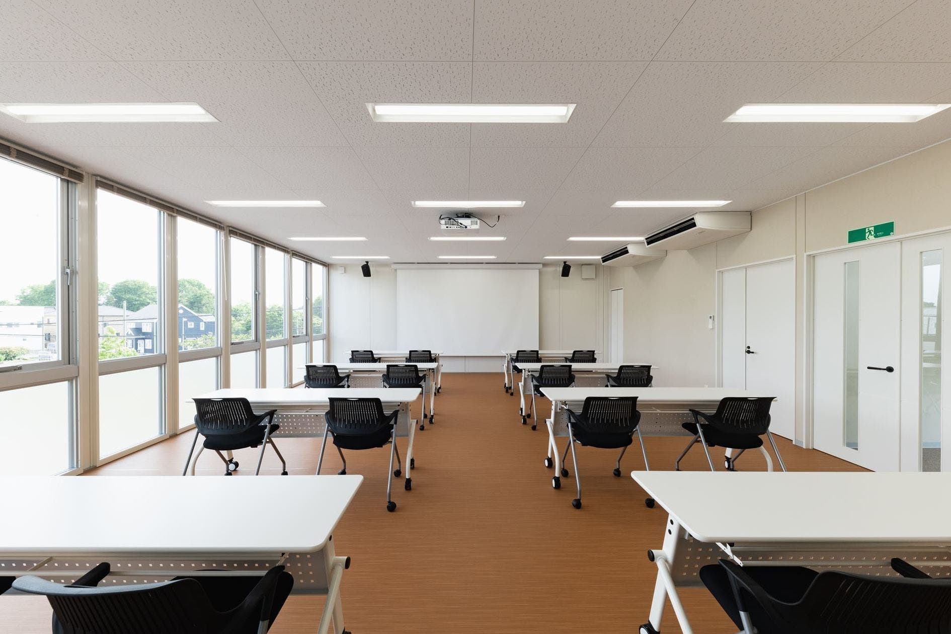 【Meeting2】✨U-SPACEつくば店✨会議や打ち合わせにぴったりのオフィススペースです♪Wi-Fi/つくば市の写真2