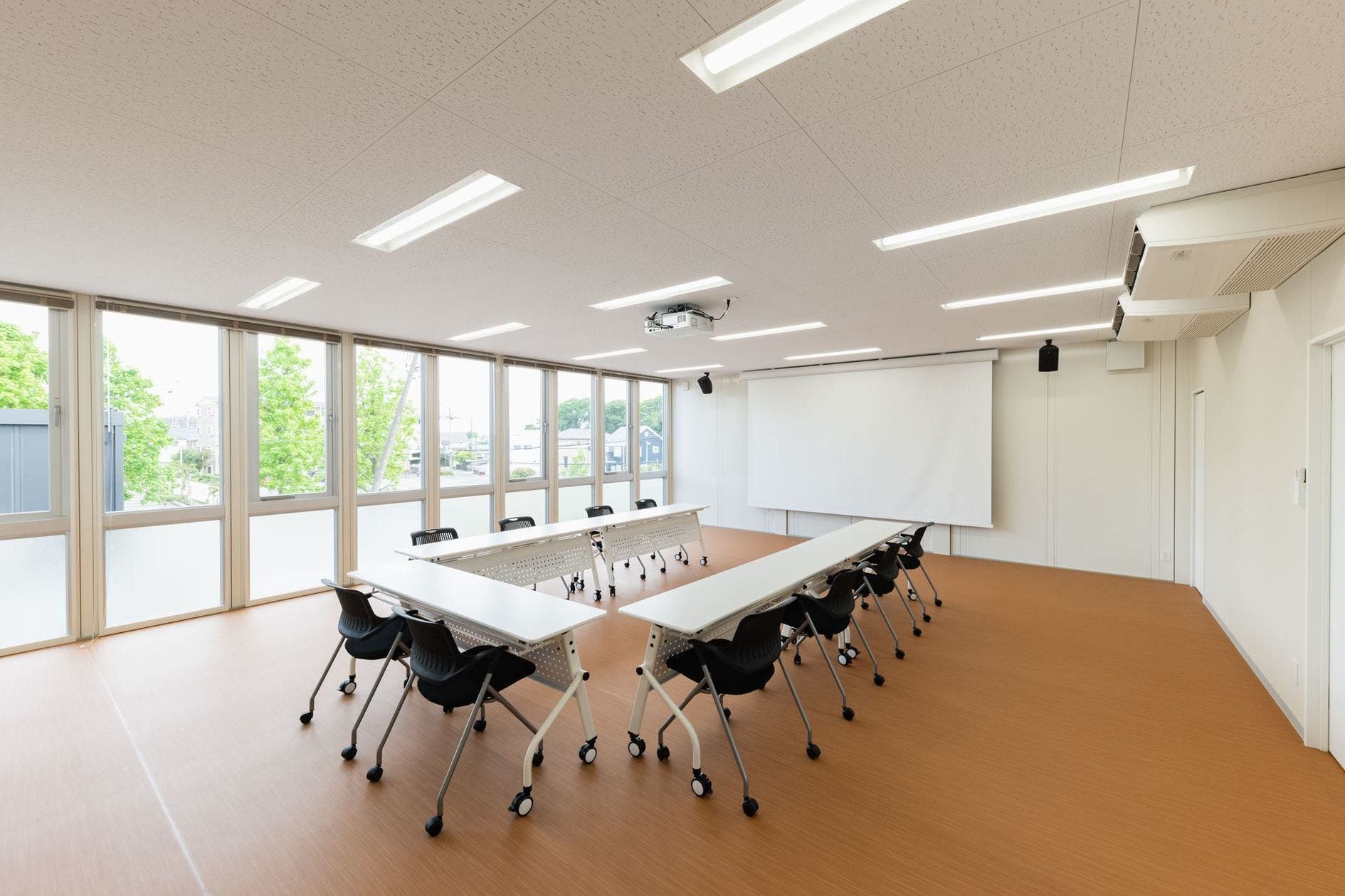 【Meeting2】✨U-SPACEつくば店✨会議や打ち合わせにぴったりのオフィススペースです♪Wi-Fi/つくば市の写真4