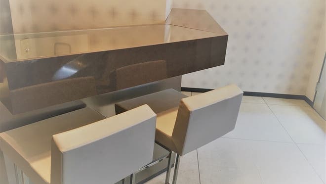 駅近くのカウンターバーのあるオシャレなスペース。大人数のパーティーからお教室や会議などに。の写真3