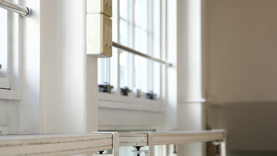 【 広尾 】ファッション誌等の撮影スポット、街の角地に佇む白の外観が印象的な複合型ショップ「CANVAS TOKYO」の写真7