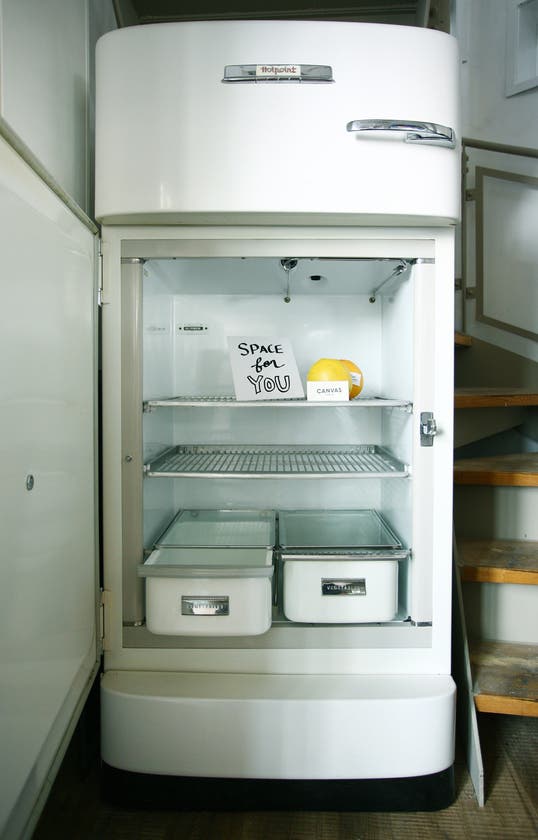 【 広尾 】ファッション誌等の撮影スポット、街の角地に佇む白の外観が印象的な複合型ショップ「CANVAS TOKYO」の写真12