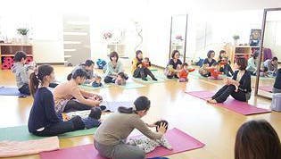 JR立花駅から徒歩1分。JR大阪駅から約10分、 JR三ノ宮駅から約20分の写真2