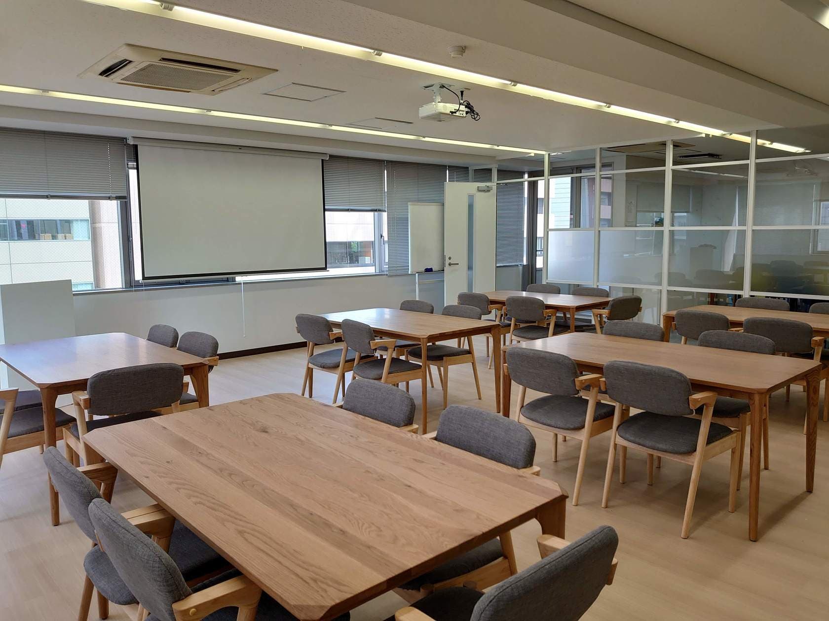 【ワークラボ】神谷町・赤羽橋 / リニューアル！2面採光で明るく開放的な会議室 / 最大30名 / 東京タワー目前の写真11