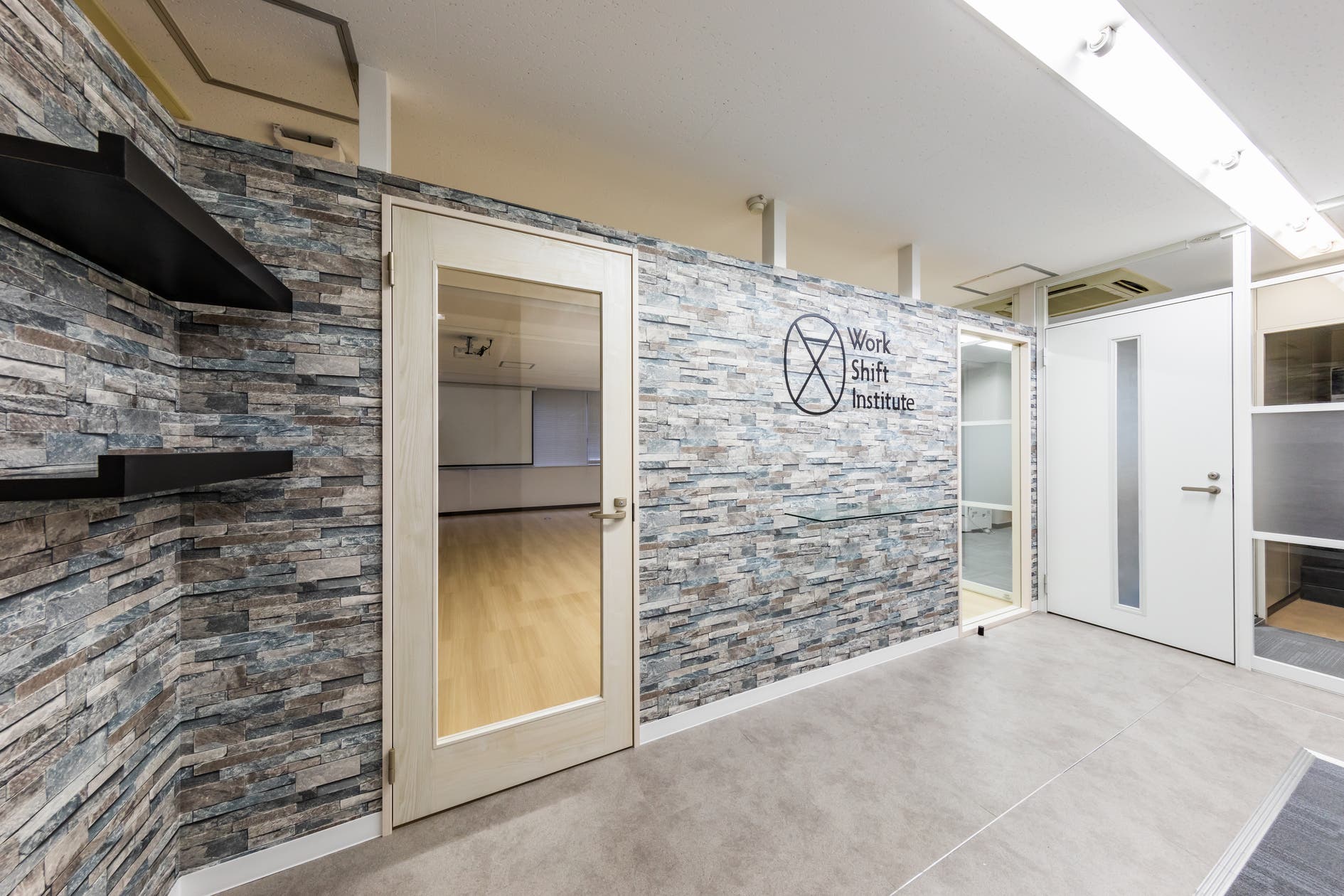 【ワークラボ】神谷町・赤羽橋 / リニューアル！2面採光で明るく開放的な会議室 / 最大30名 / 東京タワー目前の写真6