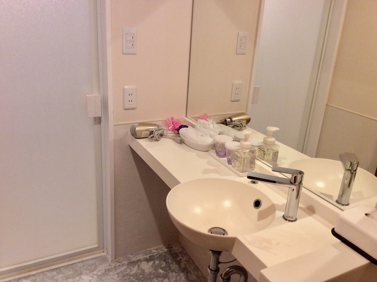 西新宿駅徒歩1分！パーティーも♪テレワークも♪ホテルだから安心！の写真5